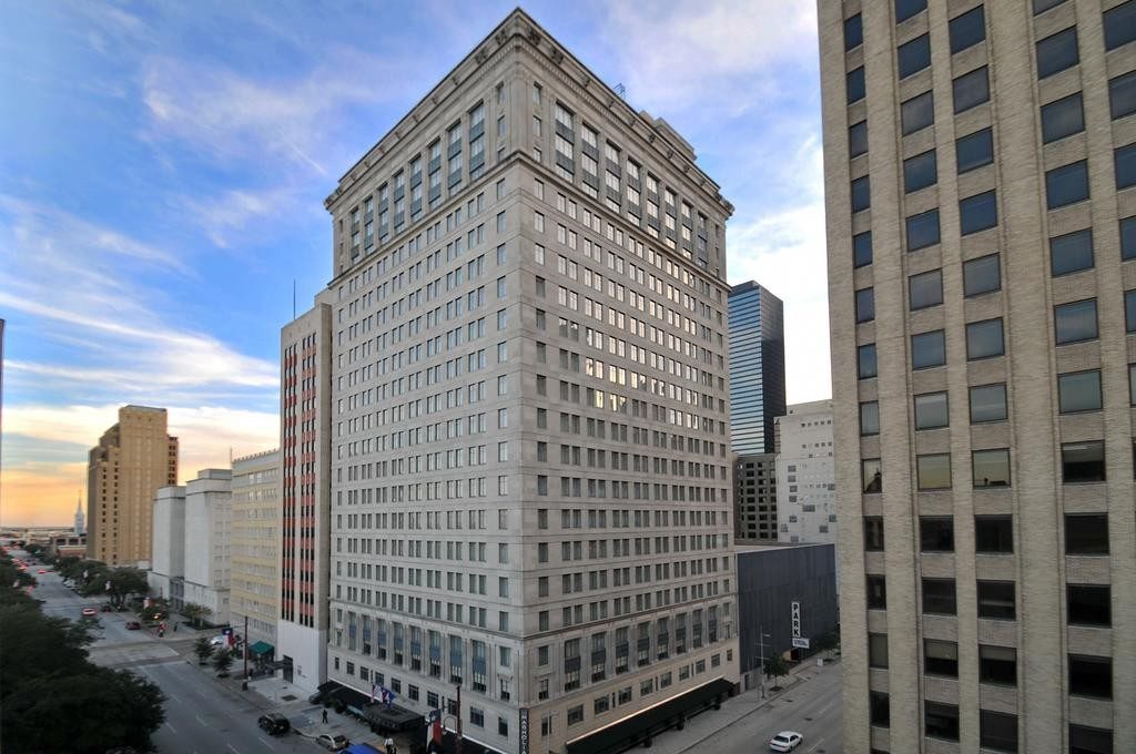 Magnolia Hotel Houston - World Rainbow Hotels